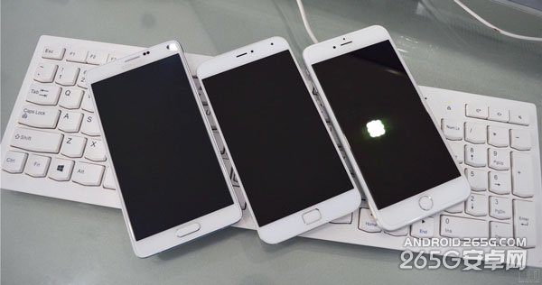 哪个更美?白色版魅族mx4 pro/三星note4/iPhone6 Plus的对比图赏_手机评测_手机学院_脚本之家